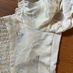 Princess Polly | Tops | Lovely Princess Polly Hook And Eye Crop Top ...